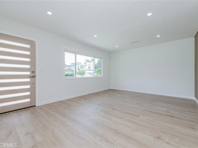 4534 Lennox