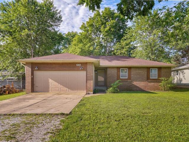 4534 W LA Siesta St, Springfield, MO 65802