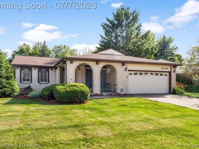 45361 Indian Creek Dr, Canton, MI 48187