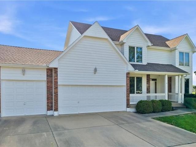 4536 SW Gull Point Dr, Lee's Summit, MO 64082