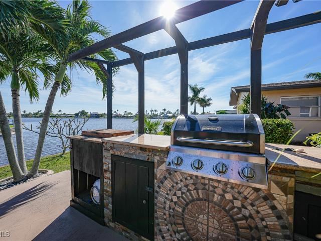4536 Vinsetta Ave, North Fort Myers, FL 33903 | MLS #2025016