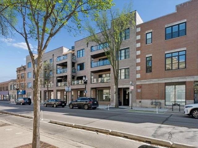 4537 N Clark St Apt 3C, Chicago, IL 60640