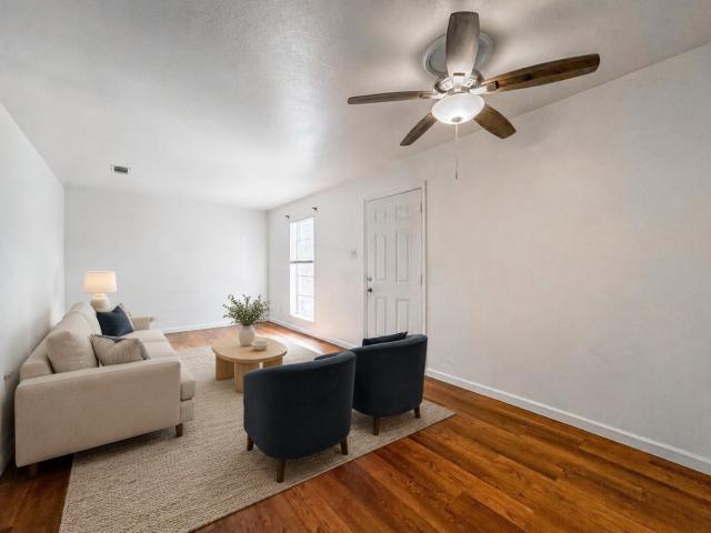 4537 Dakota Street 4