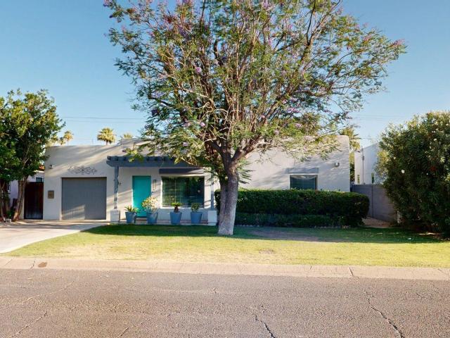 4537 E Devonshire Avenue