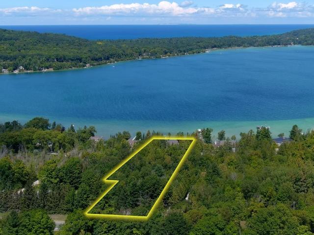 4537 E Duck Lake Road