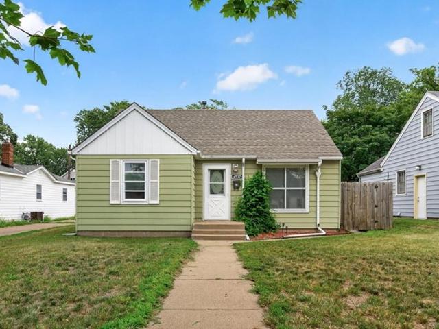 4537 6th St NE, Columbia Heights, MN 55421