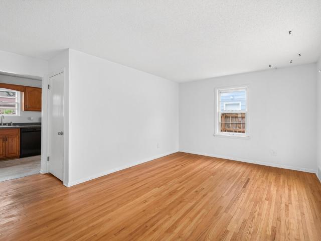 4537 6th Street NE