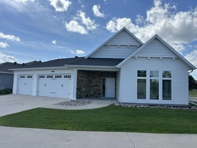 4538 65th St S, Fargo, ND 58104