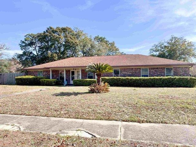 4530 Baywoods Dr, Pensacola, FL 32504