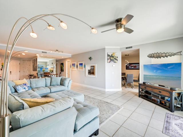 4530 Gulf Shore Boulevard N, 2 122, Naples, US, FL