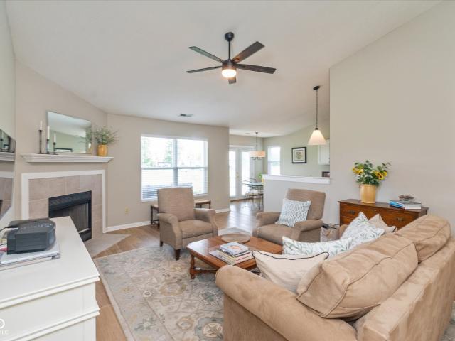 4530 Golden Hinde Way
