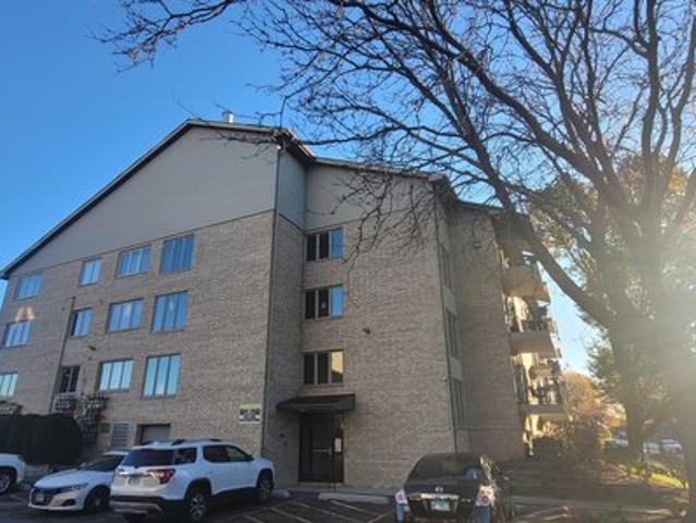 4530 W 93rd St Apt 2B, Oak Lawn, IL 60453