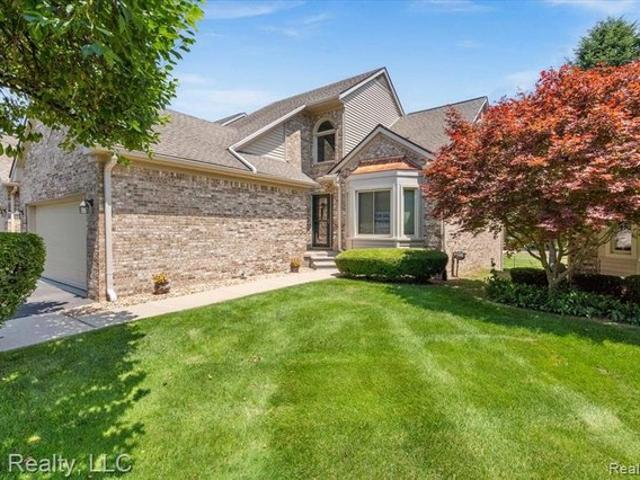 45317 Stonehedge Dr, Plymouth, MI 48170