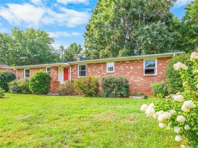 4531 Chantilly Ln, Winston Salem, NC 27106