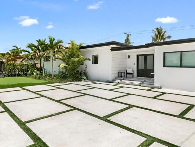 4531 15th St SW, Miami, FL 33134