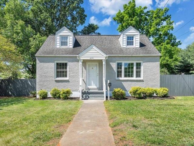 4532 Eden Dr NW, Roanoke, VA 24012