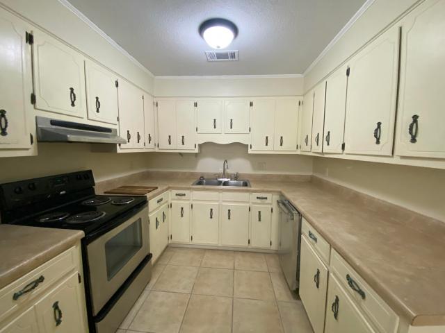 4532 Hillside Drive