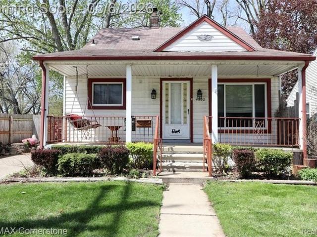 4532 Howe Rd, Wayne, MI 48184