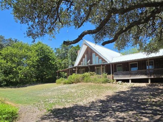 4532 S State Highway 95, Flatonia, TX 78941