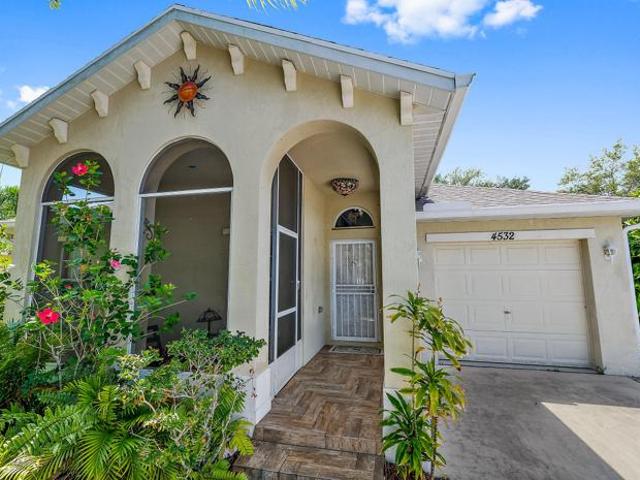 4532 SE Murray Cove Cir, Stuart, FL 34997