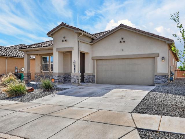 4532 Skyline Loop NE
