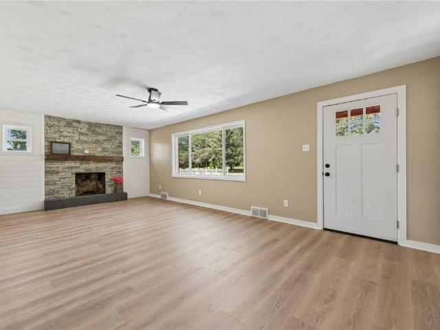 4533 Ridgeview Dr