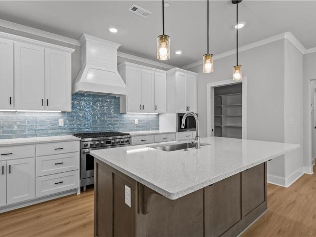 4533 W Huron Loop