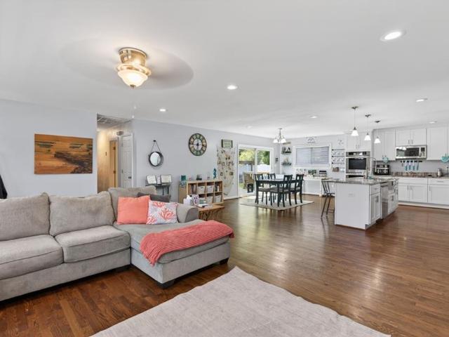 453 Caren DR