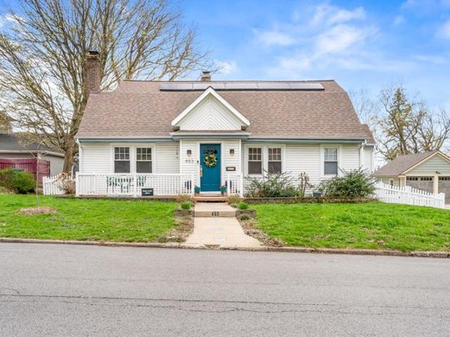 453 Chestnut St, Valparaiso, IN 46385