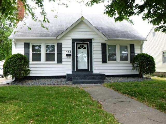 453 George St, Wood River, IL 62095