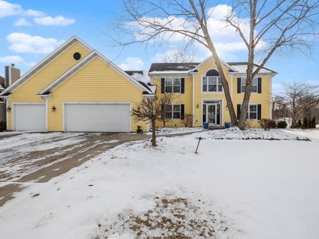 453 Deerwood Ct, Grafton, WI 53024
