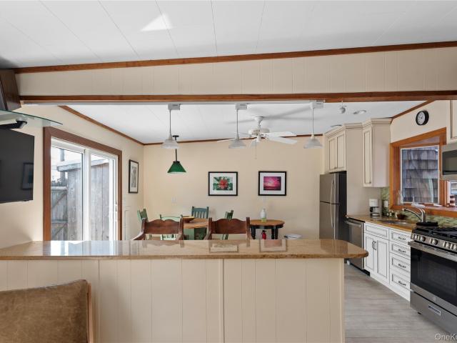 453 Dehnhoff Walk