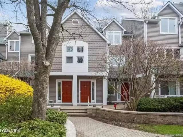 453 E Putnam Avenue, 4E, Greenwich, CT 06830