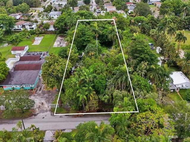 453 NE 154th St, Miami, FL 33162