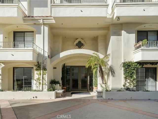 453 S Barrington Ave Apt 303, Los Angeles, CA 90049