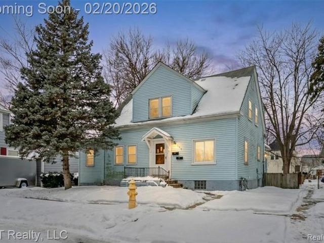 453 Spruce St, Wyandotte, MI 48192