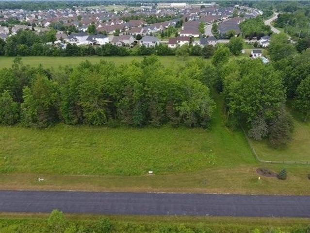 453 Pleasant View Dr, Lancaster, NY 14086