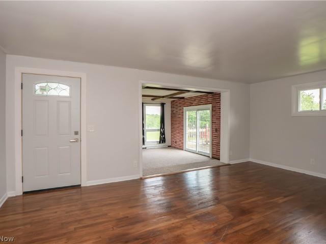 4544 Lakeknoll Street