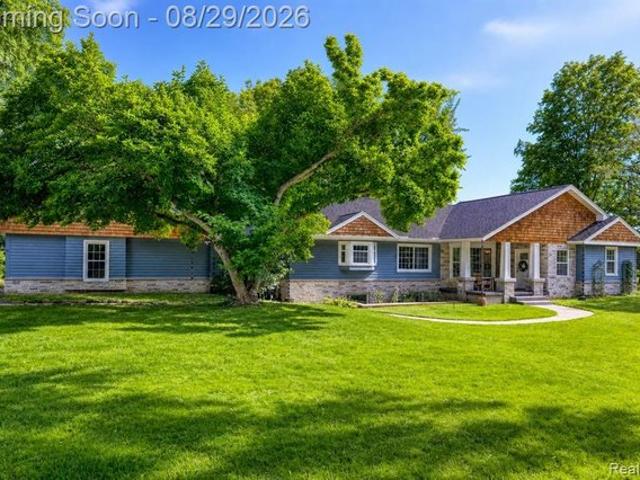 45455 N Territorial Rd, Plymouth, MI 48170