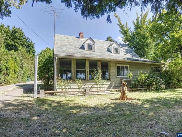 4545 Hazelgreen Rd NE, Salem, OR 97305