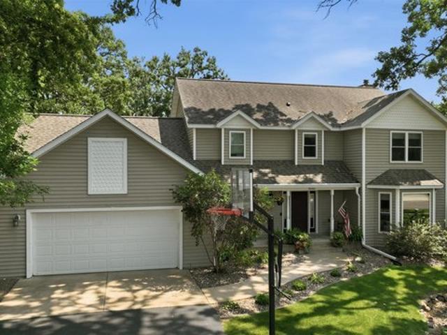 4545 Palmer Ln, Eau Claire, WI 54701