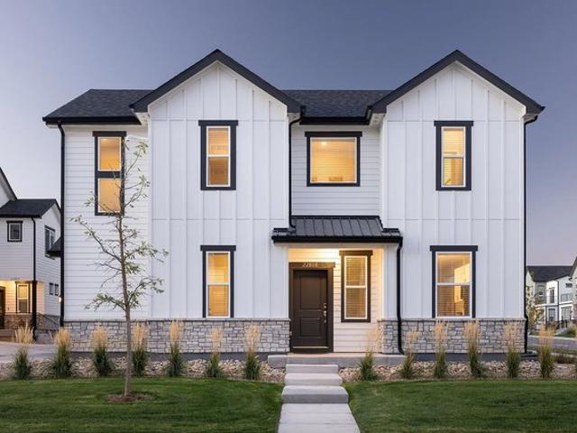 4545 S Versailles St, Aurora, CO 80015
