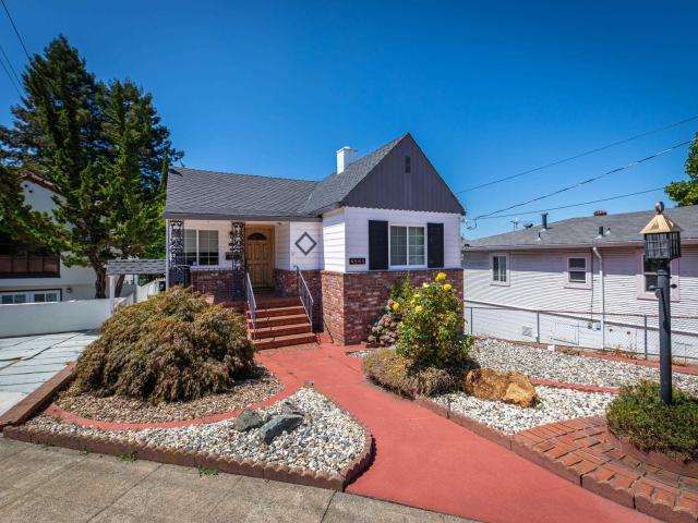 4545 Tompkins Ave