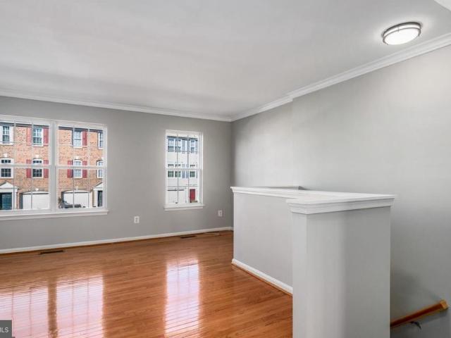 45461 Bluemont Junction Square