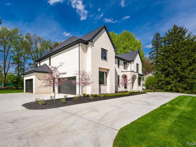 4546 Niagara Lane