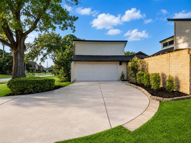 4546 Hickory Downs Drive