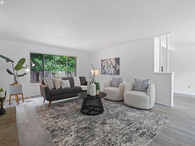 4547 nw tumalo ct
