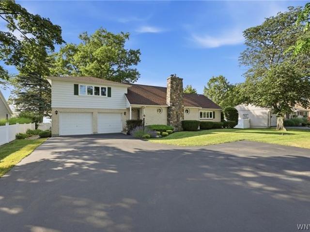 4548 Lake Shore Rd, Hamburg, NY 14075