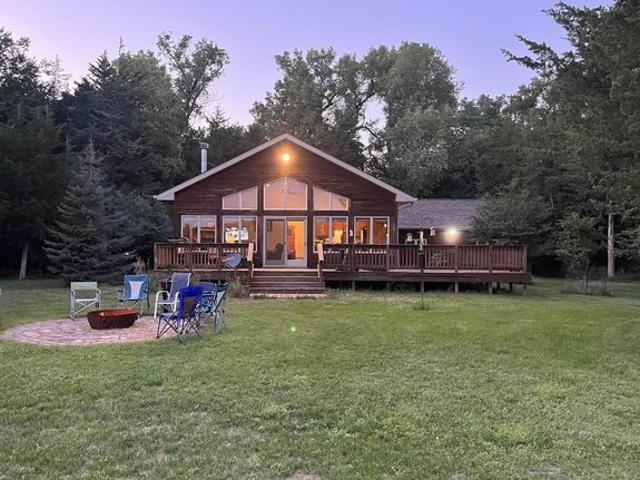 45497 River Dr, Meckling, SD 57069