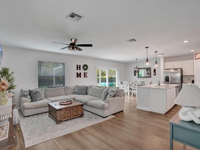 4549 Dow Ln, Greenacres, FL 33463